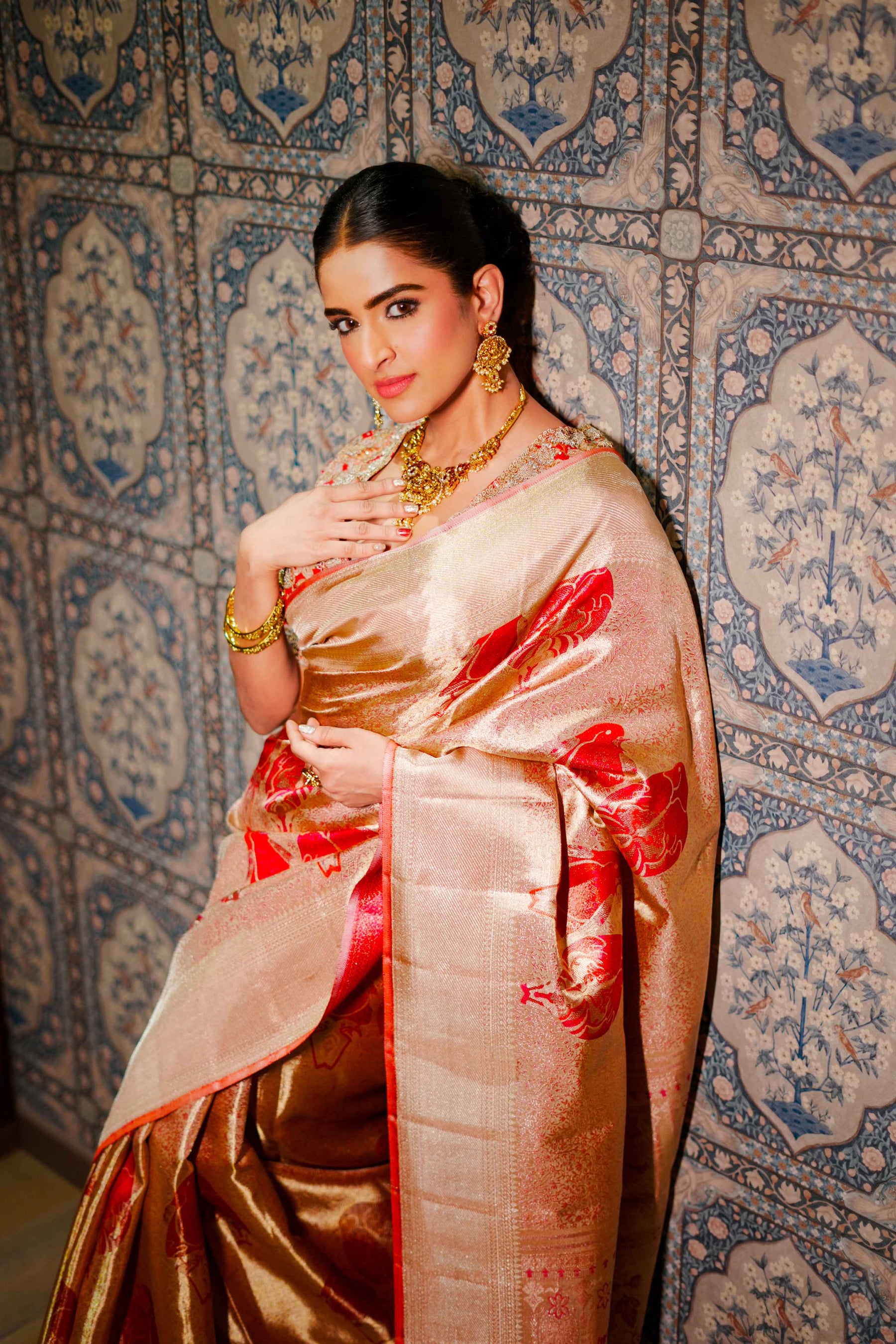 Neerus Gold Pure Silk Saree with Blouse – Neerus India